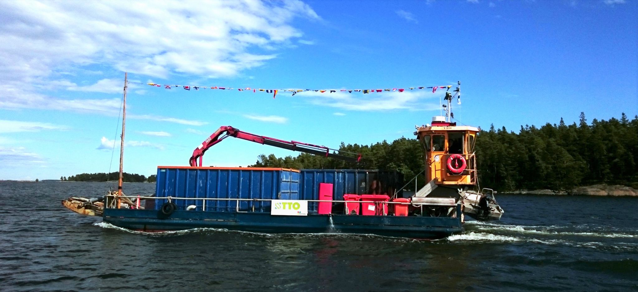 Rosk'n Roll tiedottaa: Lautta kerää jätteet saaristosta - Loviisan kaupunki