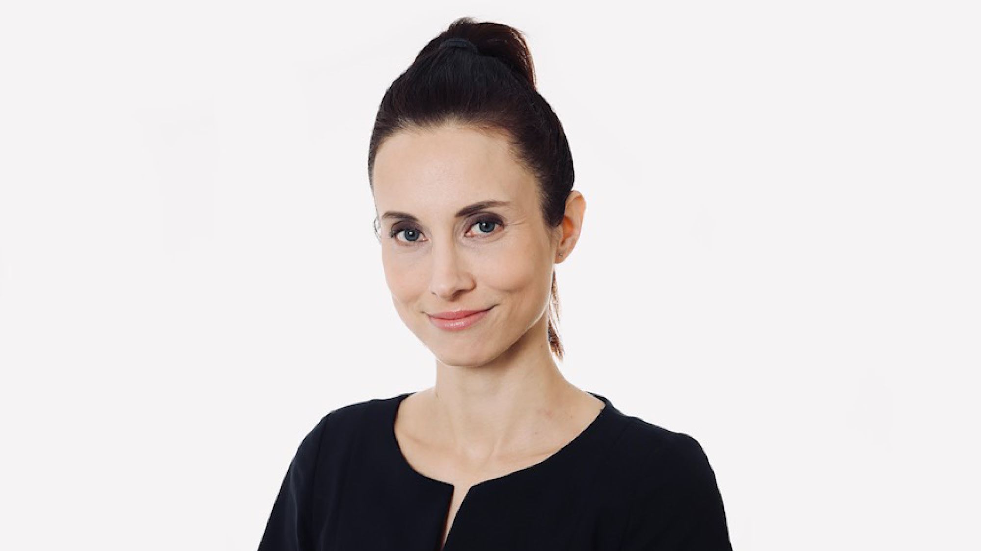 Elina Amnell-Holzhäuser on aloittanut Loviisan vt. kaupunginjohtajana ...